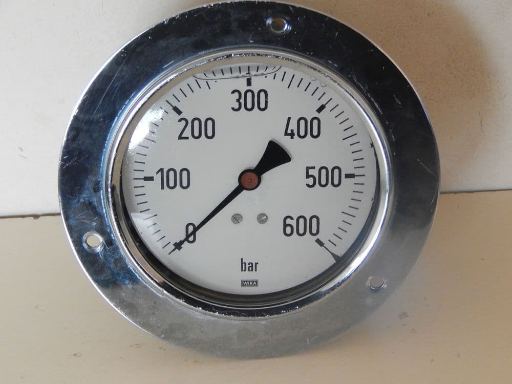 Wika 0-600 Bar Pressure Gauge 1/2 BSP Connector 1R5B