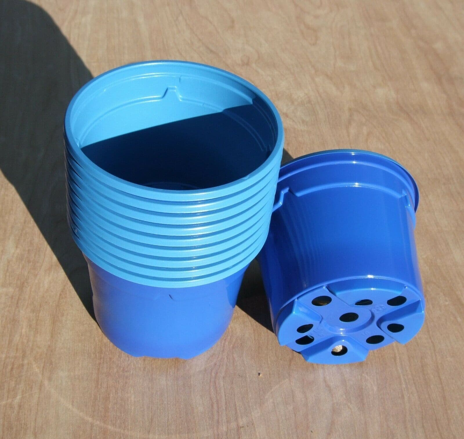 30 Small 9cm Round Coloured Plastic Plant Pots Choose Your Colour