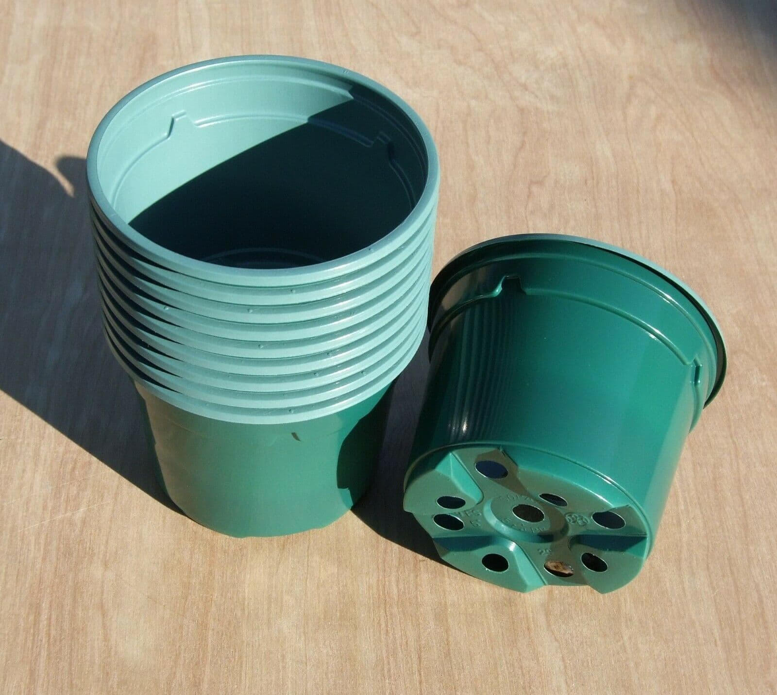 30 Small 9cm Round Coloured Plastic Plant Pots Choose Your Colour