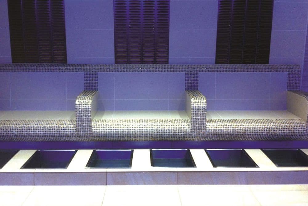 Tiled Footspa - Individual Seating & Foot Stations