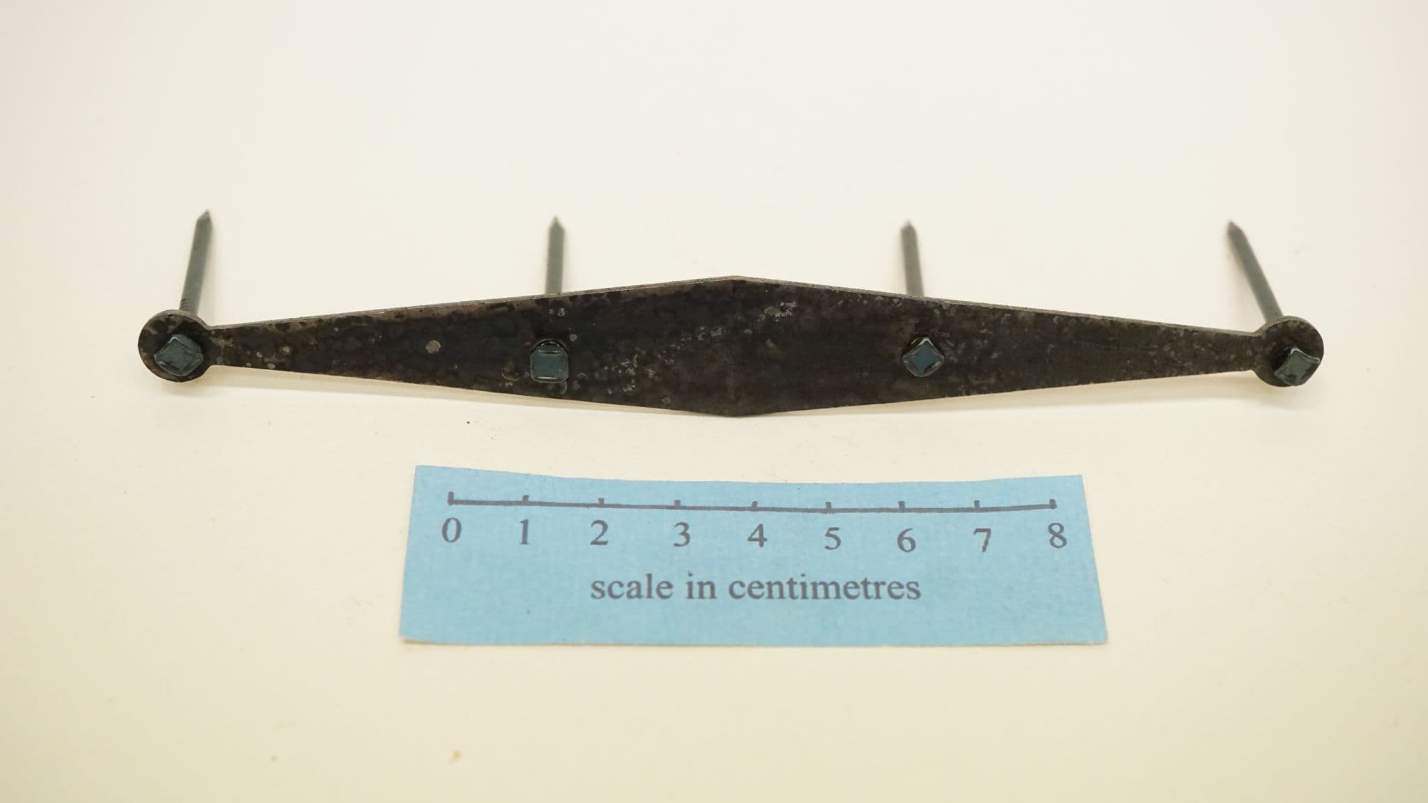 160mm long shaped box connectors and turret head nails