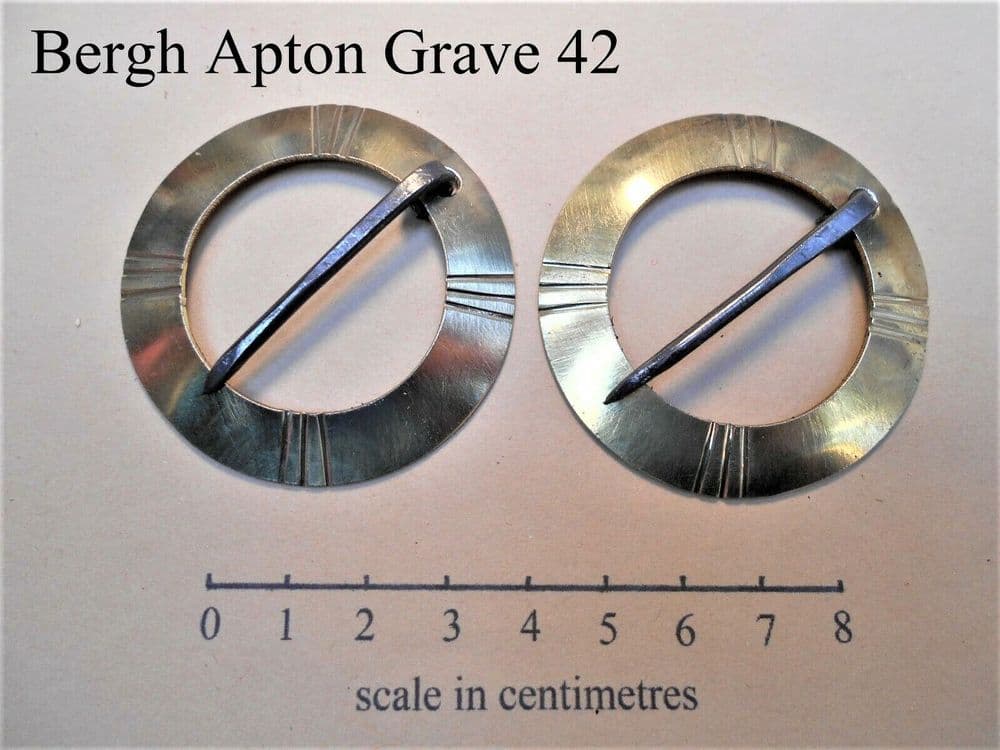Anglo-Saxon bergh Apton annular brooch grave 42 set of 2