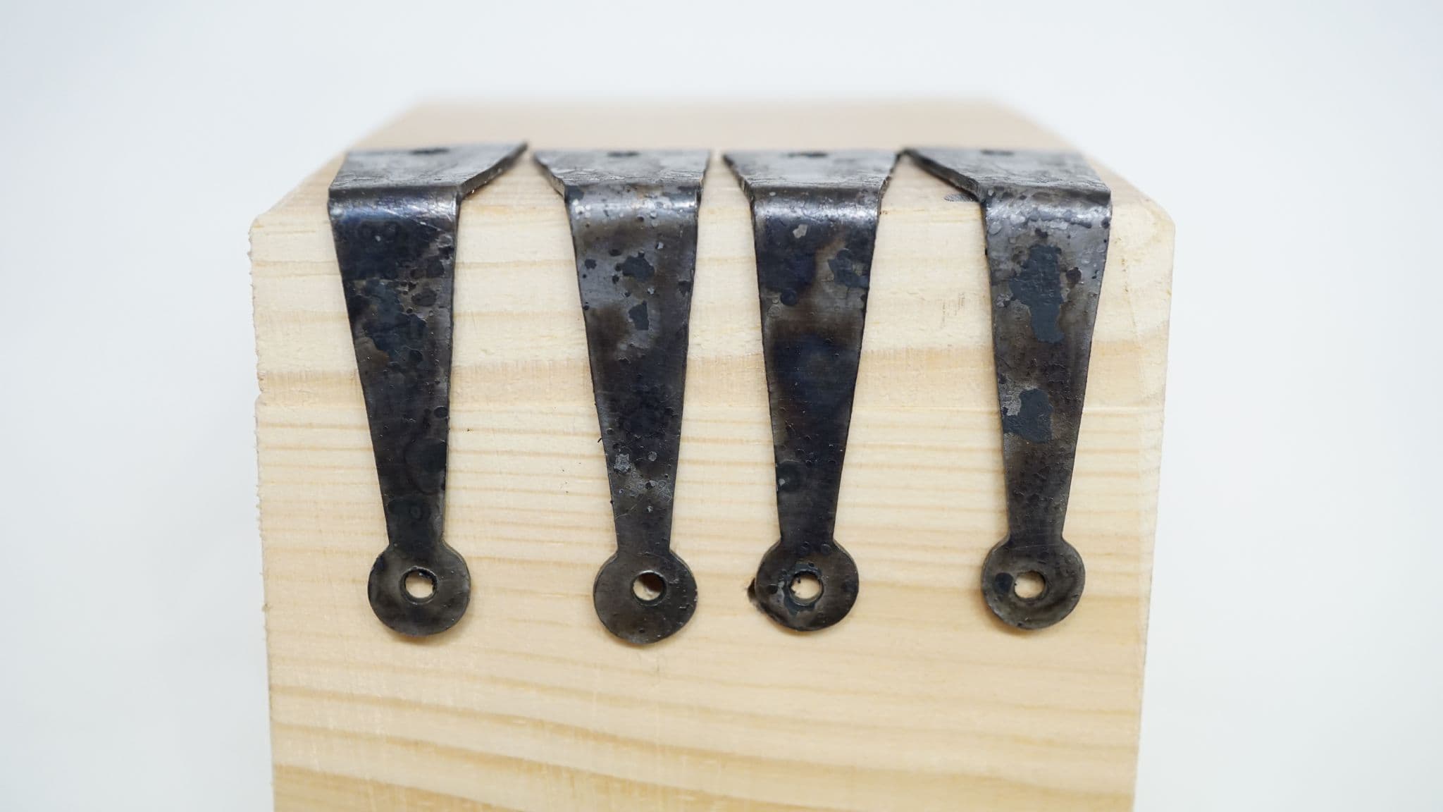 Anglo-Saxon box corner bracket 40mm with nails and quantity option