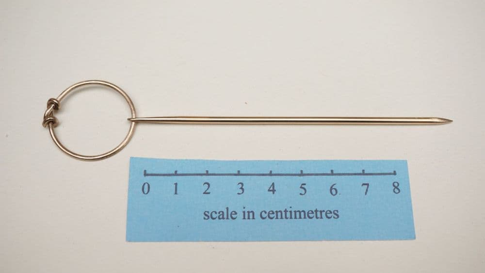 Anglo-saxon bronze toilet pin on a slipknot ring Abingdon Find