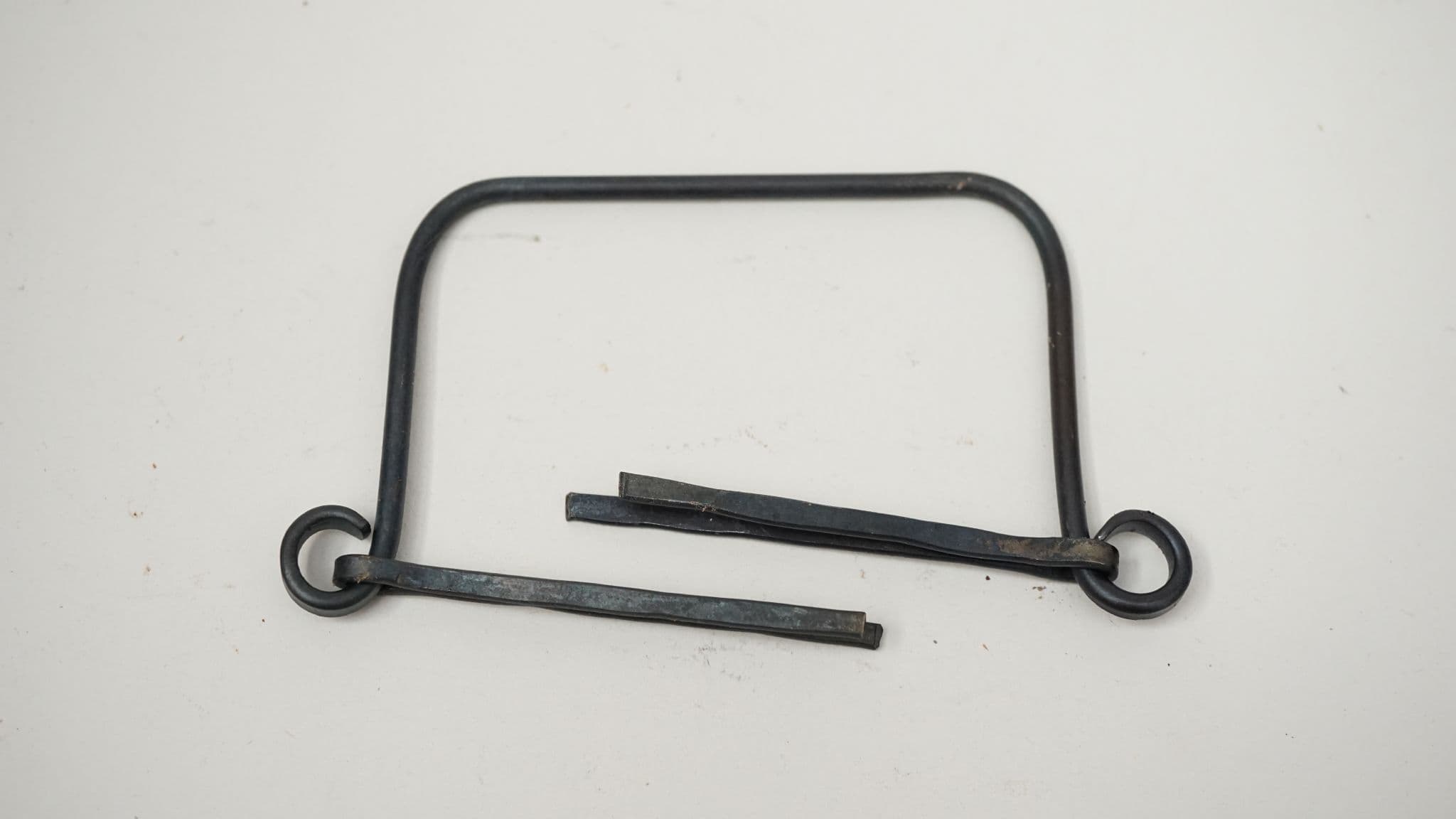 Anglo-saxon Finglesham grave 8 box handle