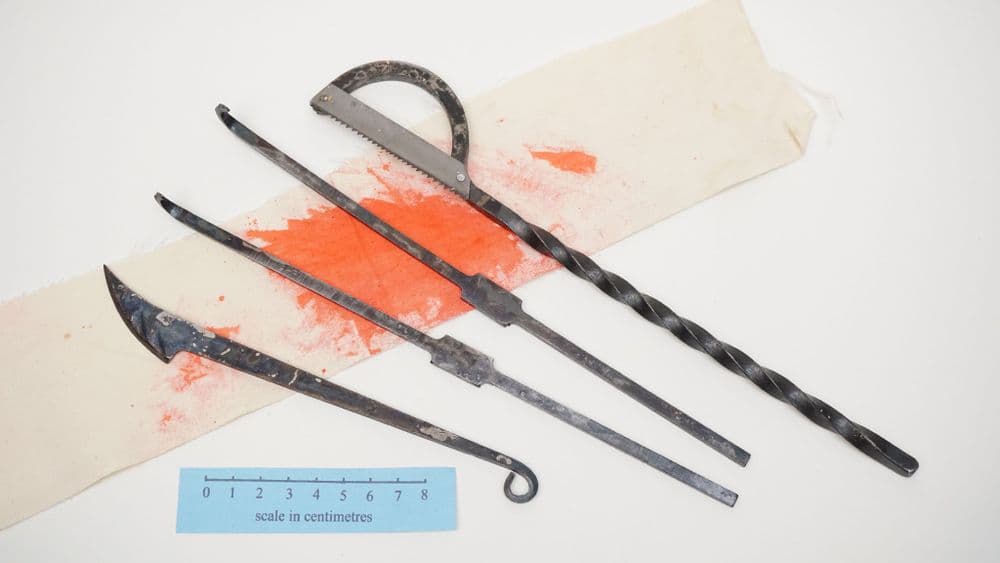 medieval barber surgeons amputation set saw scalpel and 2 wound ...