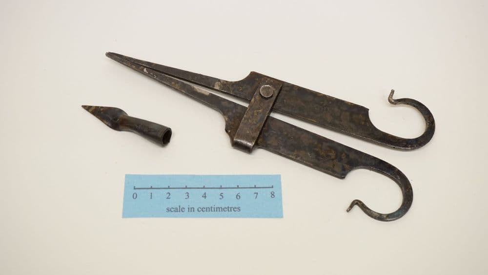 medieval style surgeons bodkin extractor and arrow head battlefield ...