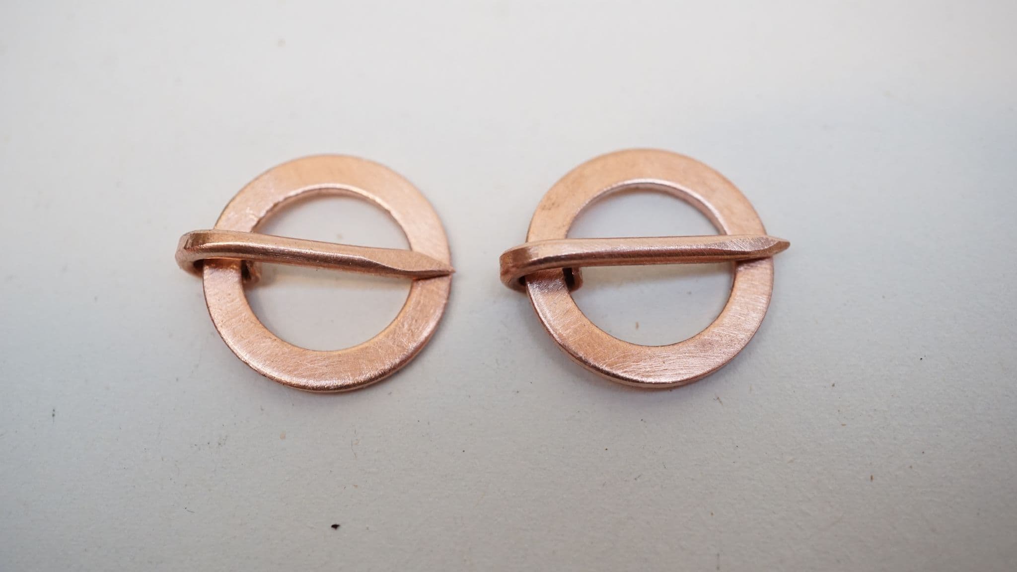 set of 2 medieval style copper shoe buckles swan Lane find 12mm ...