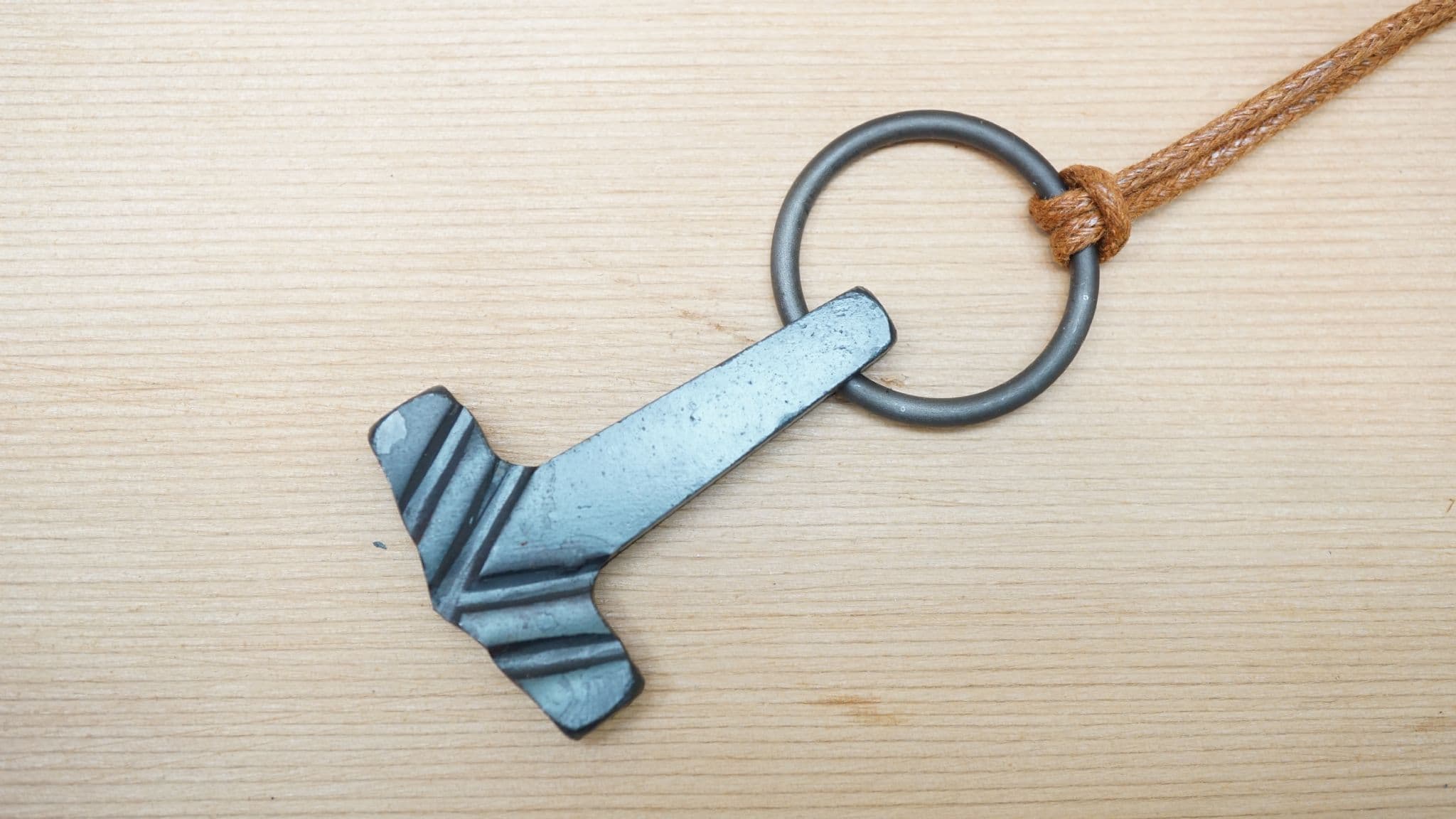 Viking thors hammer necklace and thonging in steel chevron design
