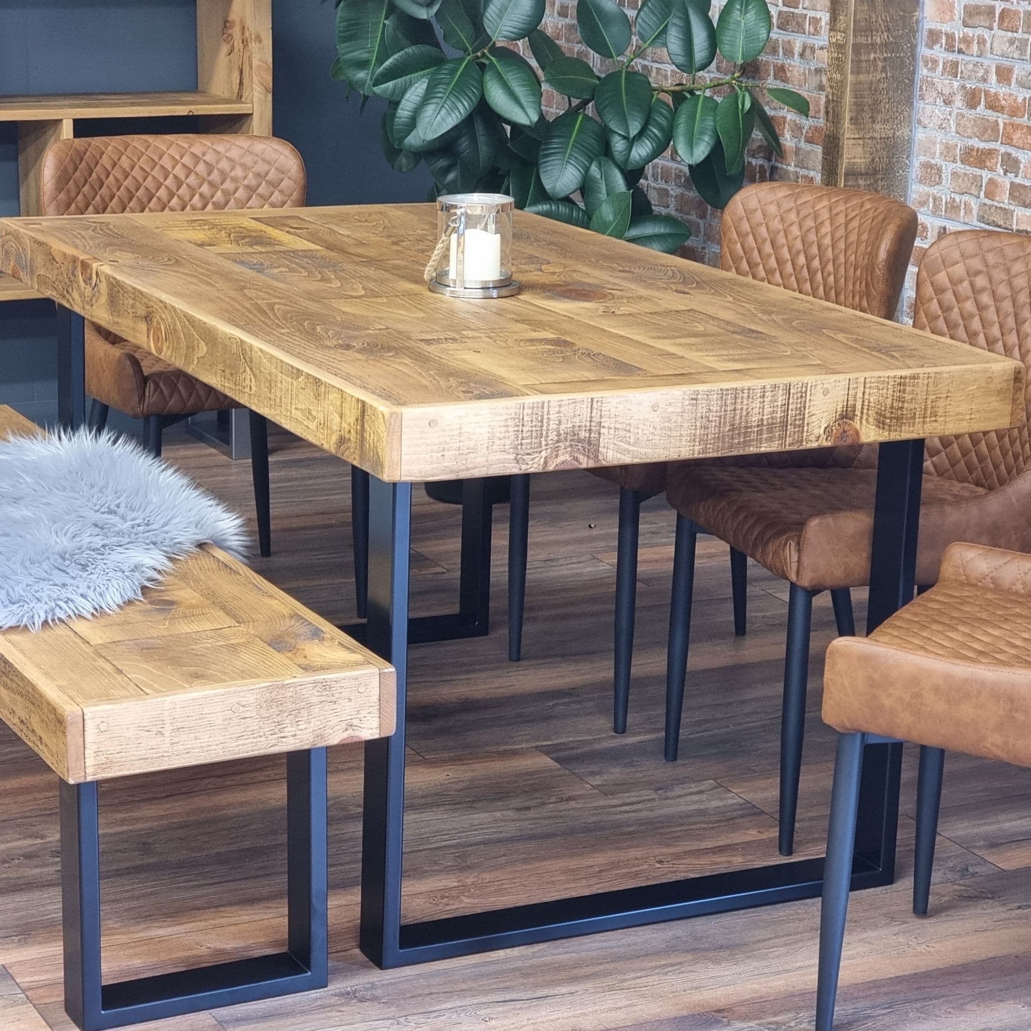 Boston Dining Table SQUARE FRAME LEGS