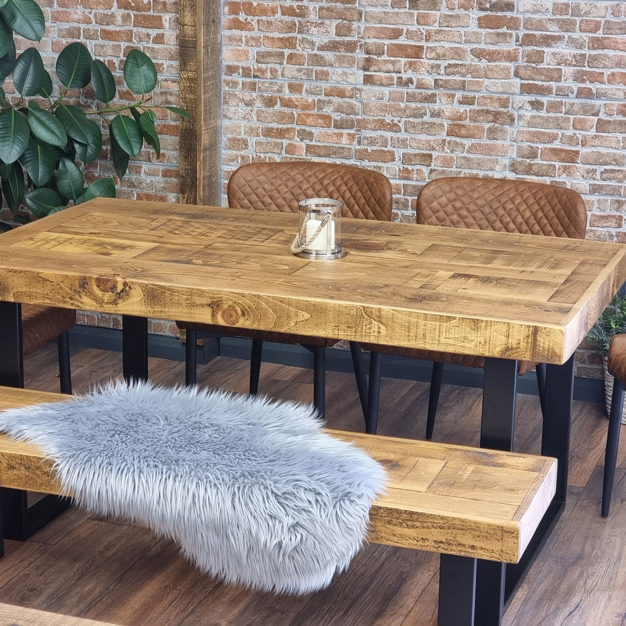 Boston Dining Table SQUARE FRAME LEGS