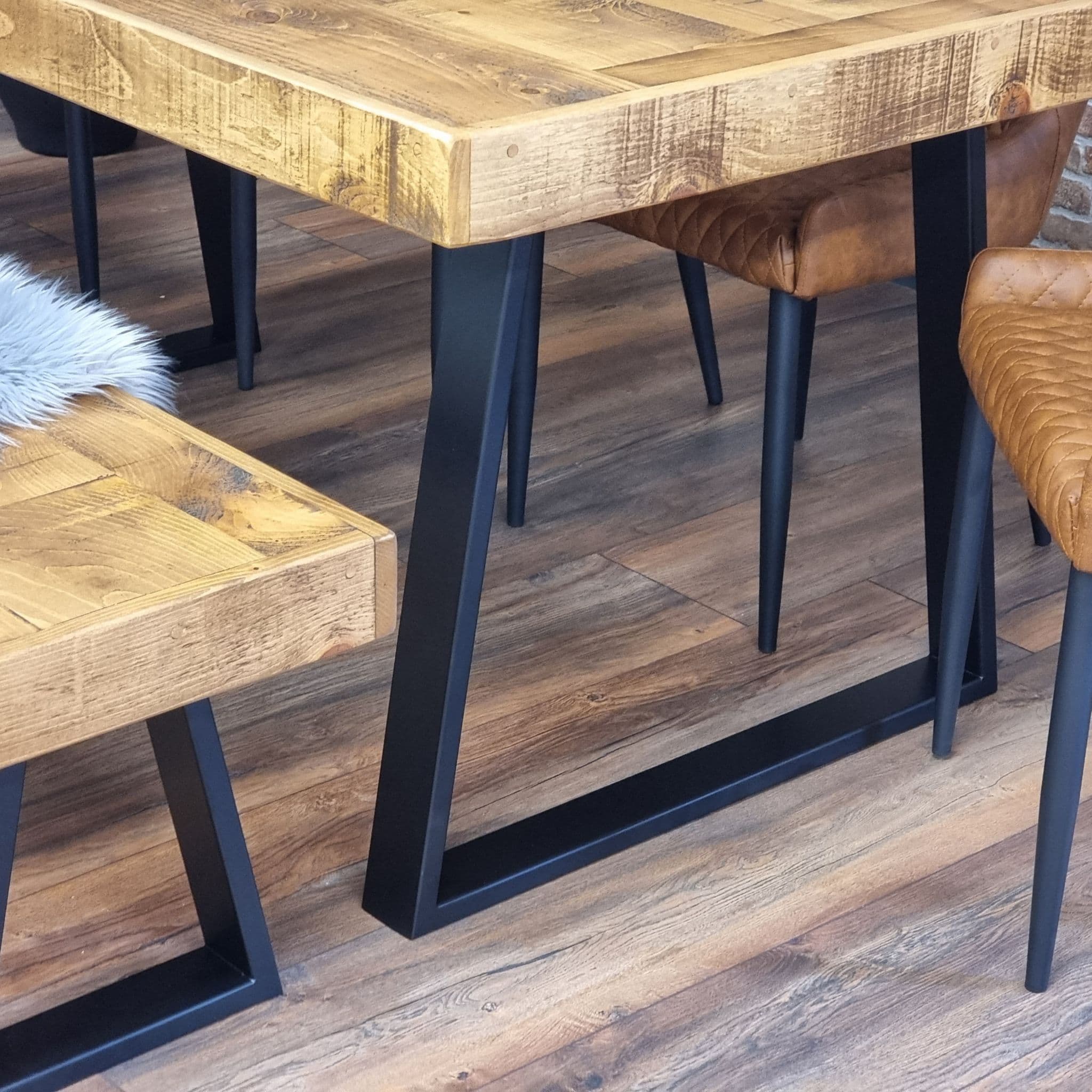 Boston Dining Table TRAPEZIUM -FRAME LEGS