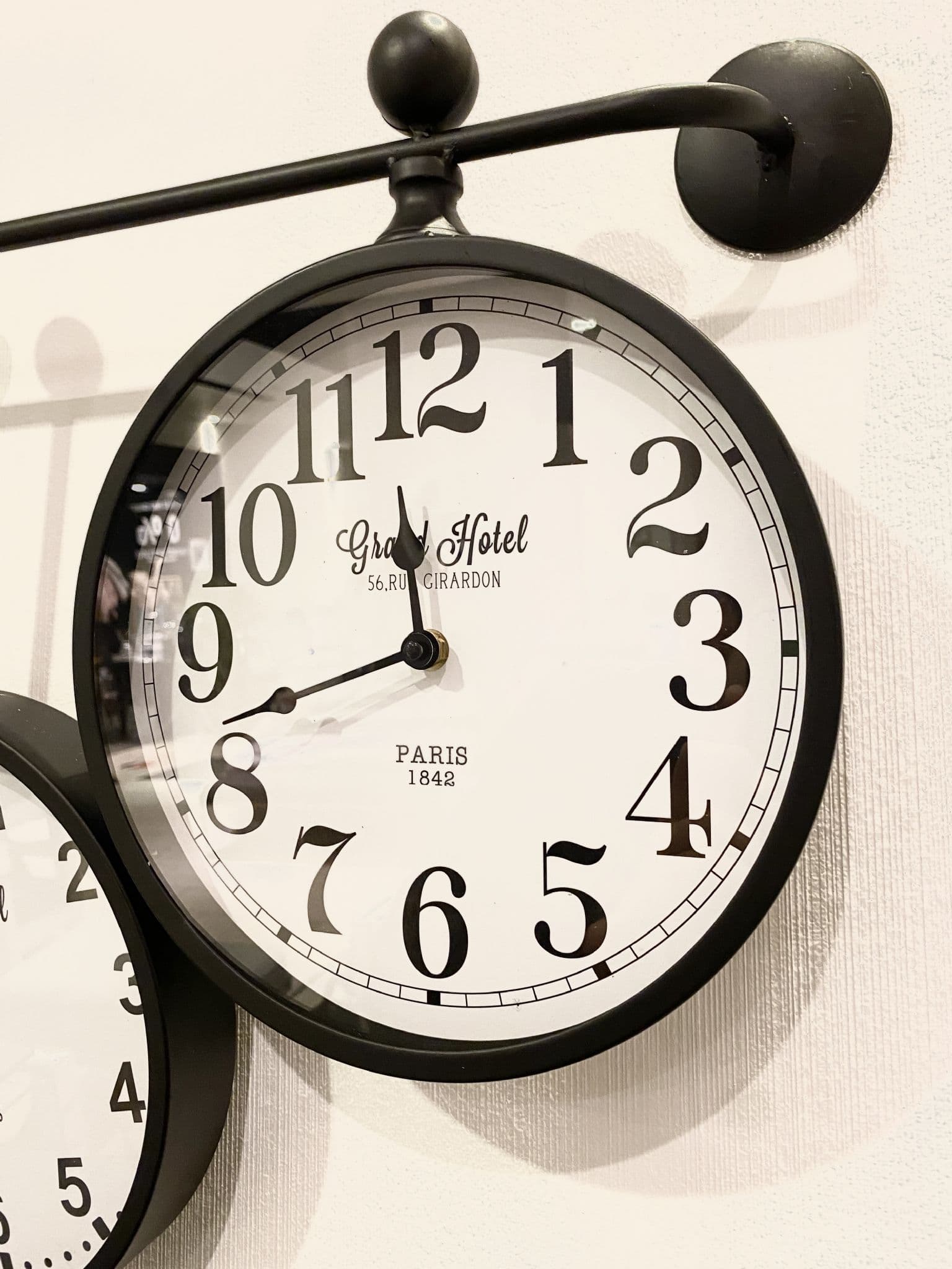 Set Of 3 Wall Clocks On Bar