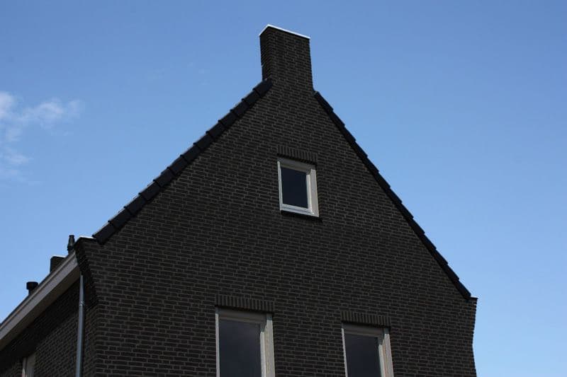 BBC Midnight Handmade Brick