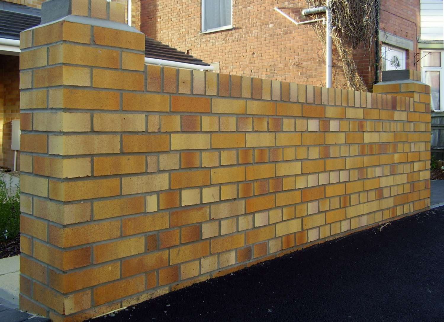 Ibstock Tradesman Buff Multi Brick A0304A