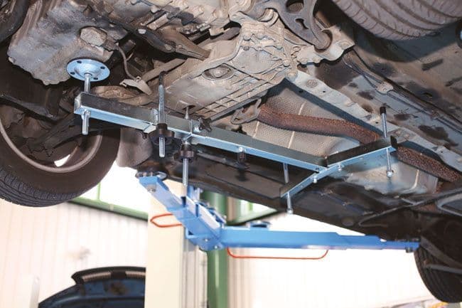 Laser 5750 Engine Gearbox Support