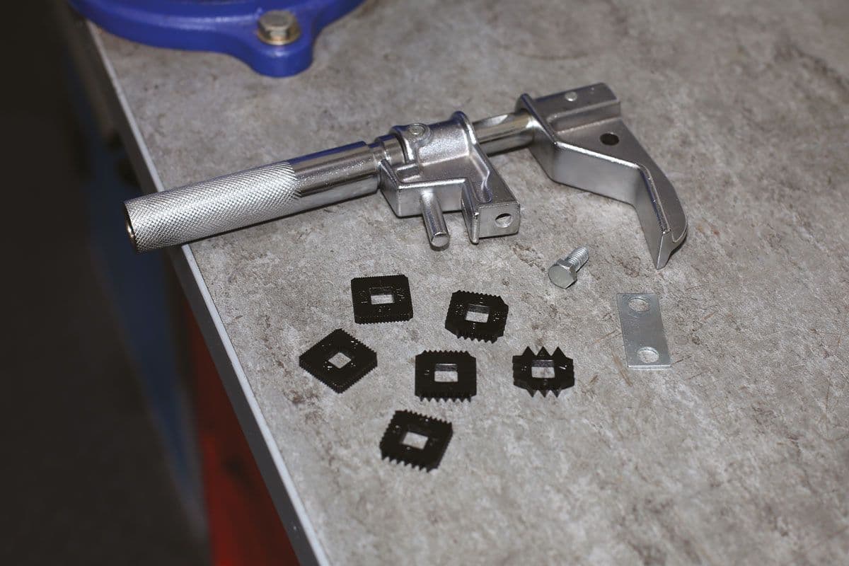 Laser 7798 Universal Outside Thread Chaser