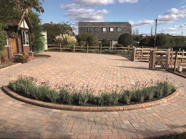 Alpha Trio 50mm Block Paving Autumn Gold 10 82M2 Mixed Size Pack