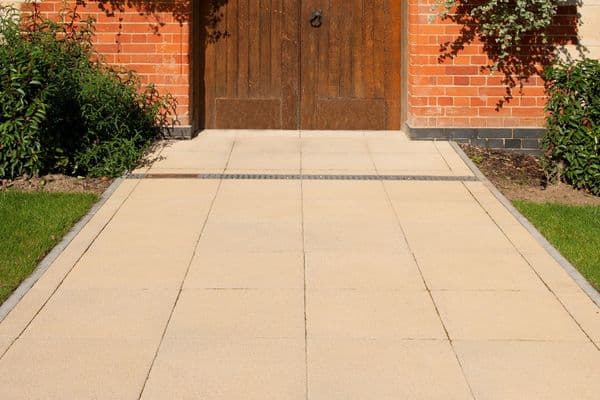 Chaucer Textured Paving Slab 600 x 600 x 35mm Buff