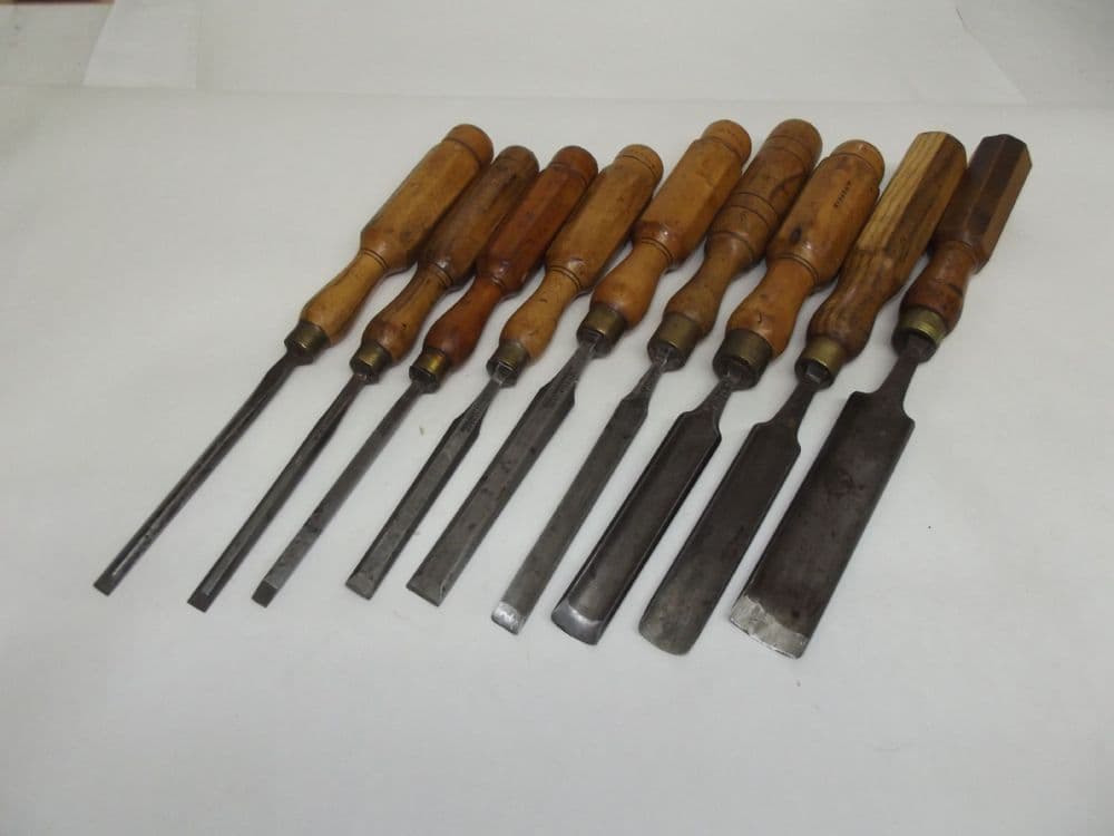 Beautiful Selection of 9 Octogan Handled Chisel & Gauges