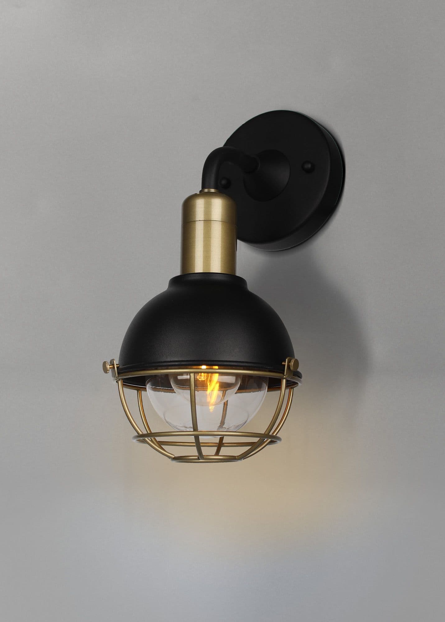 Clover Wall Lamp 1 Light E27 IP65 Sand Black/Antique Brass 2yrs Warranty