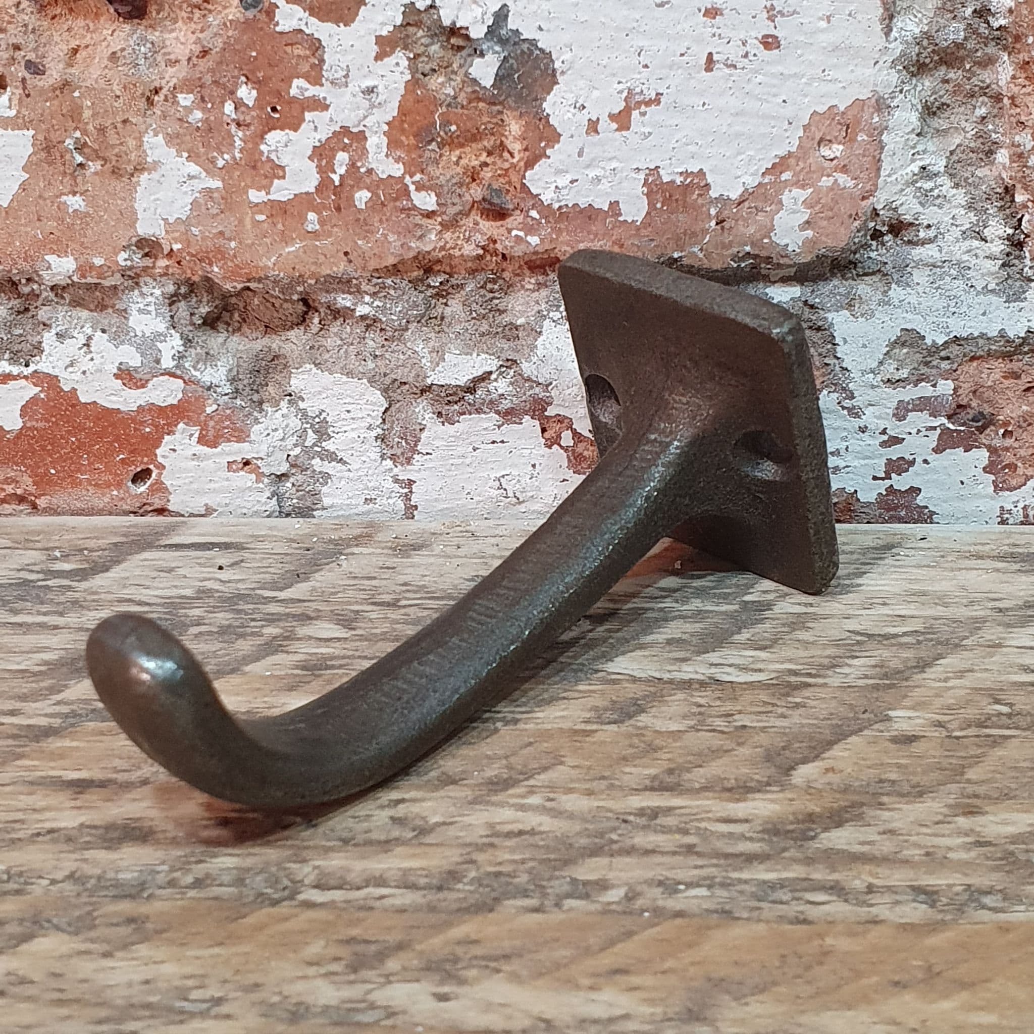 Single Coat Hook On Square Backplate