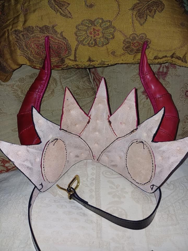 Crown with demon horns in black and red