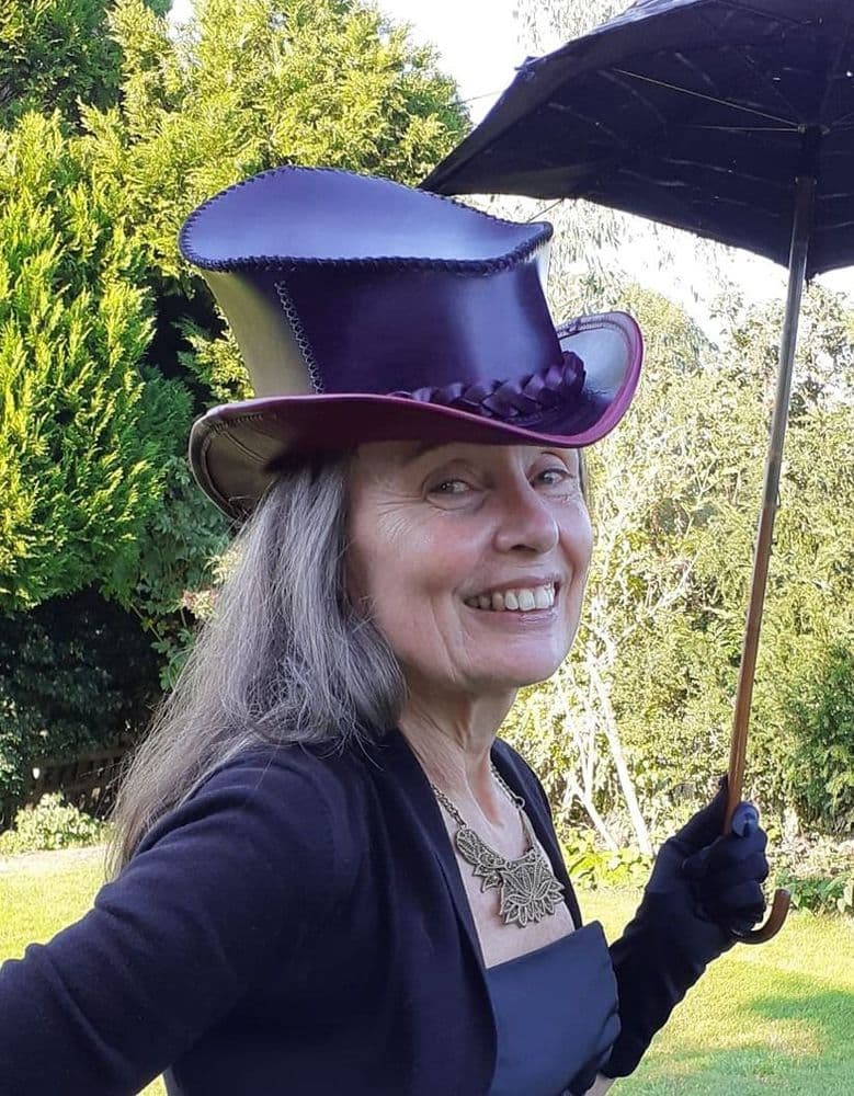 Deloras leather hat with braided band