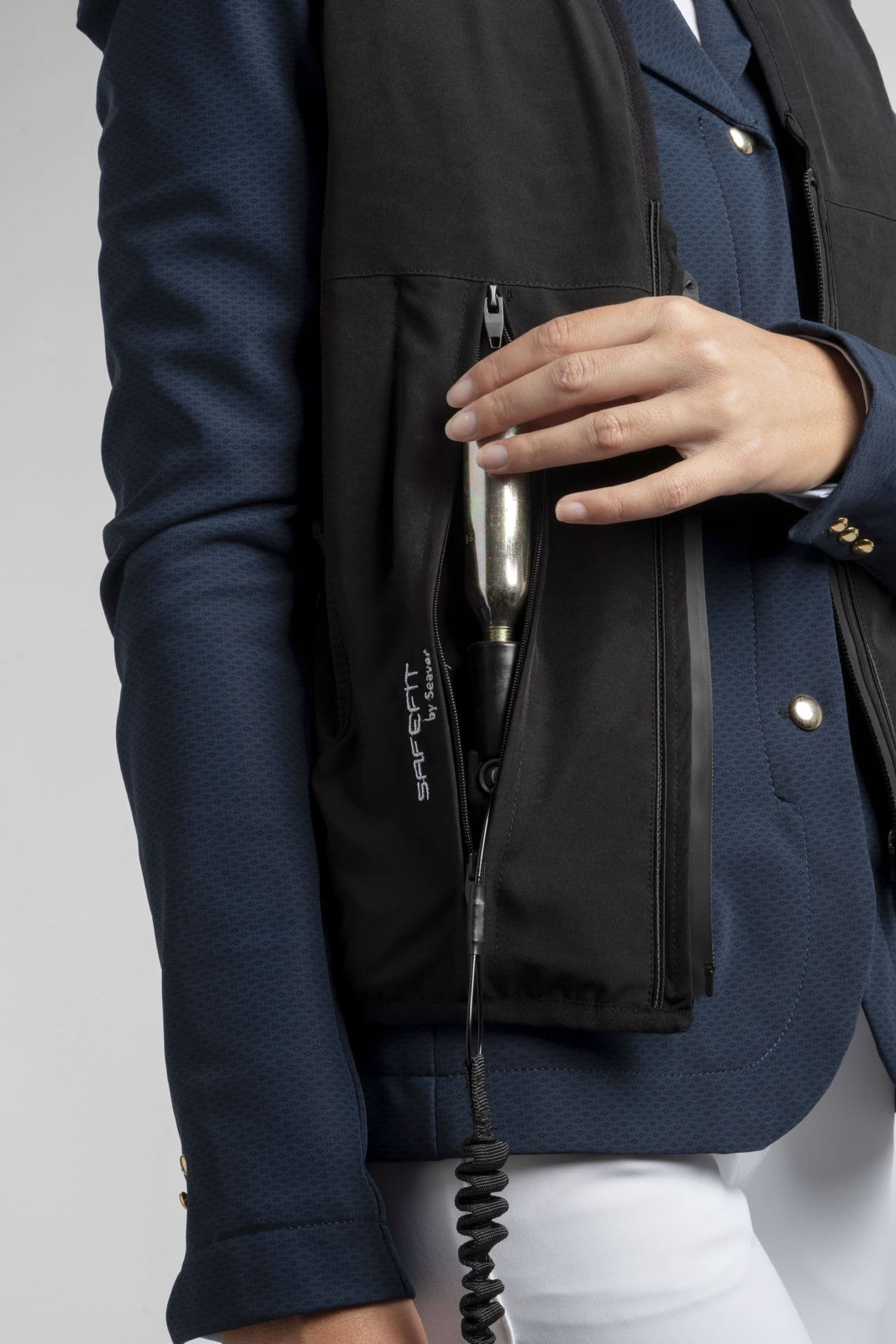 Seaver Safe Fit inflatable Airbag Riding Vest - Saddlemasters