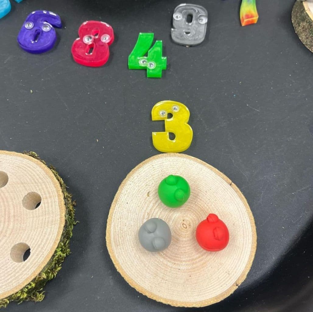 1-10 Subitising Log Slice Threading Set