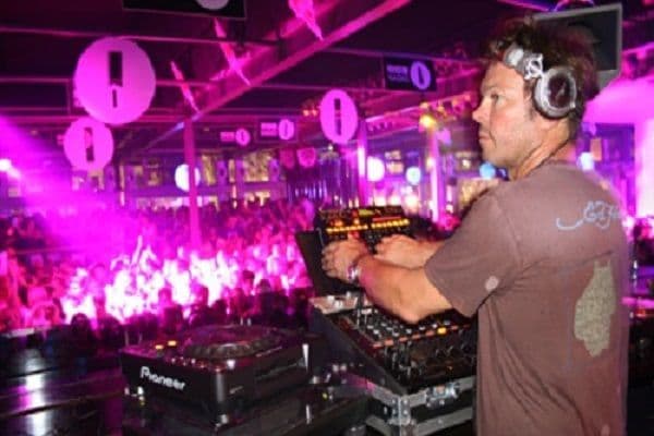 Complete Yearly Radio 1 Essential Mixes DJ-Sets Compilation 2016
