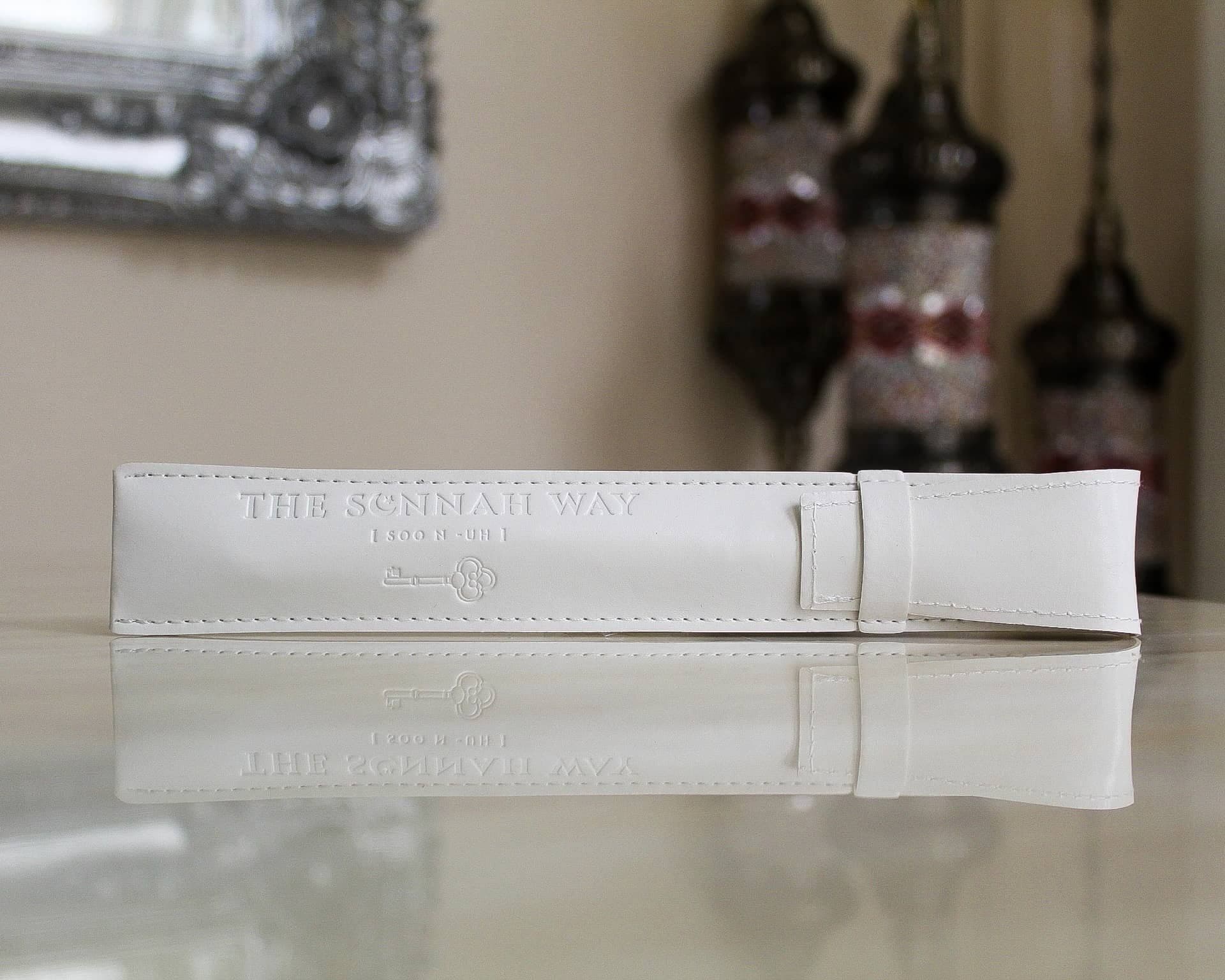 Deluxe Leather Miswak Case & 20cm Miswak