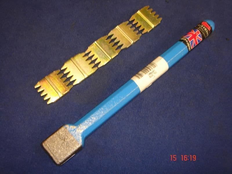 Footprint Tools Scutch Chisel 25mm 1" Wide & 5 Combs Sheffield UK Blue