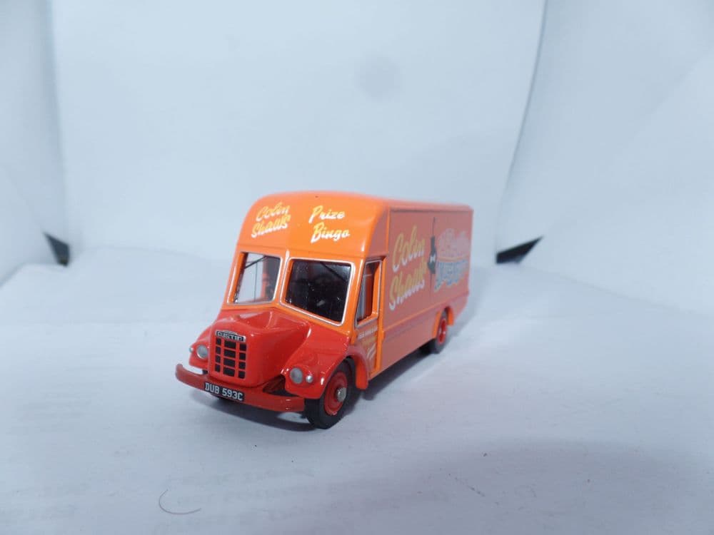 Atlas Fun Fair Circus HU21 1/76 OO Scale Austin Noddy Van - Colin Shaw ...