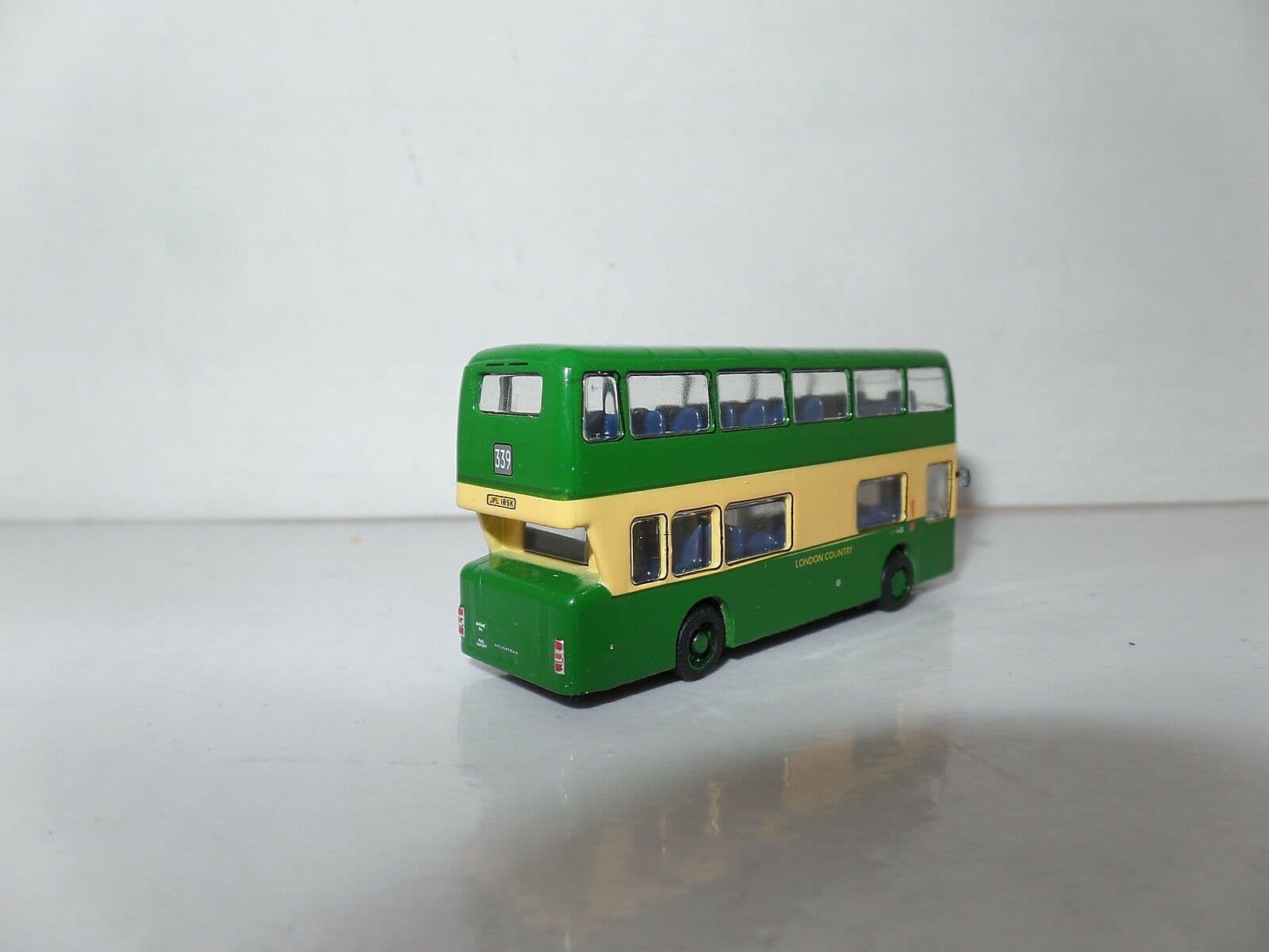B T Models NAN009 N Gauge Leyland Atlantean Bus London Country 339 Epping
