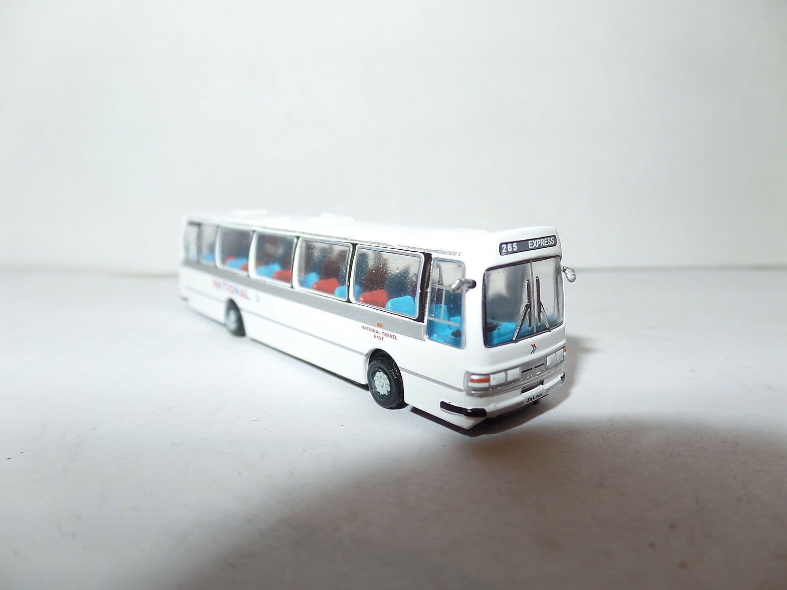 B T Models NB001 N Gauge Duple Dominant Leyland Leopard Coach National ...