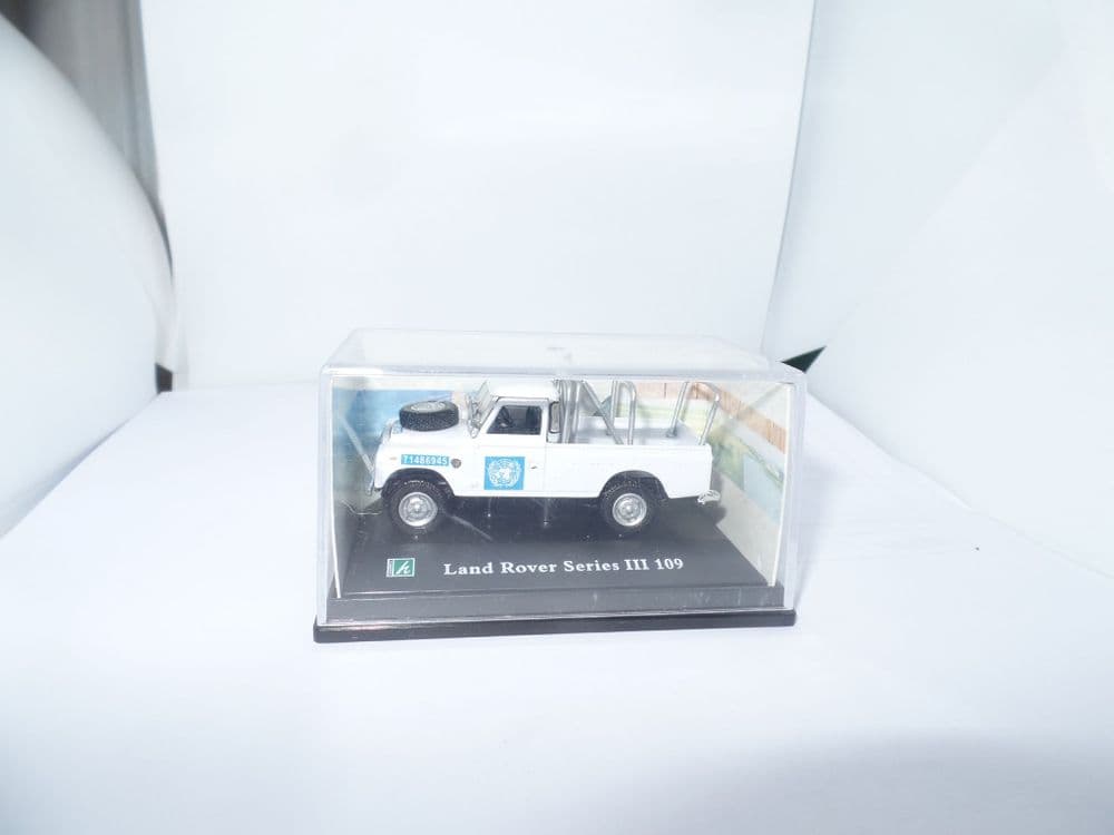 Cararama 1/72 Scale Land Rover Series III 109" United Nations White