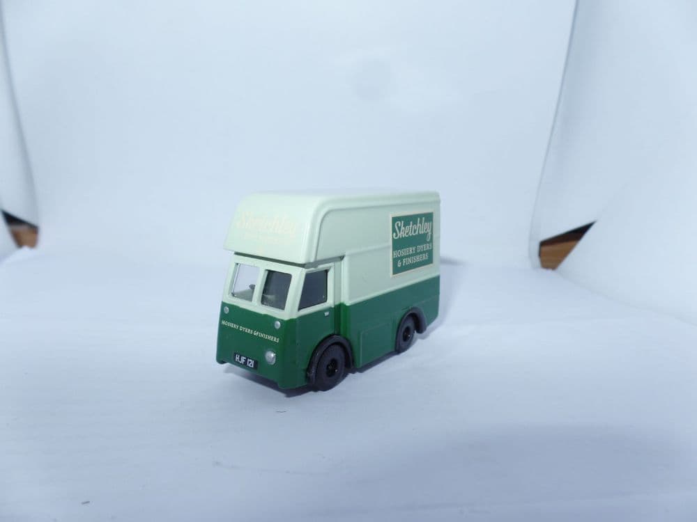 Classix EM76673 1/76 OO Scale NCB Electric High Top Van Sketchley Dry ...