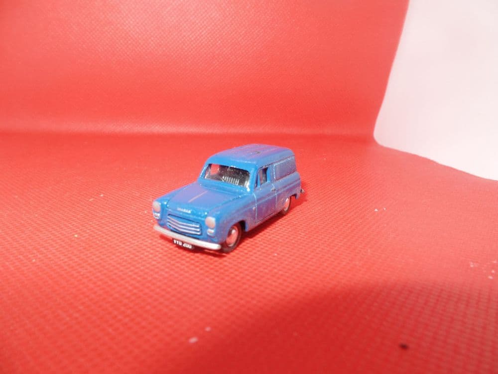Classix EM76679 1/76 OO Scale Ford Thames 300E Van Dark Blue UB