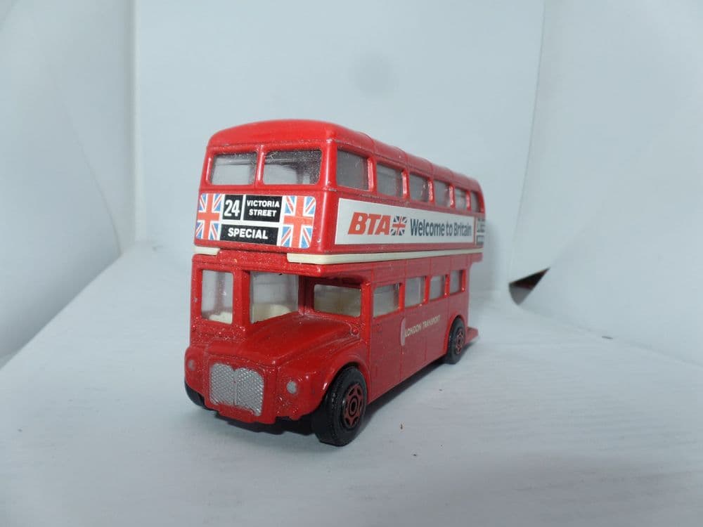 Corgi 469 1/64 London Transport Routemaster Bus BTA Welcome 24 Victoria UB