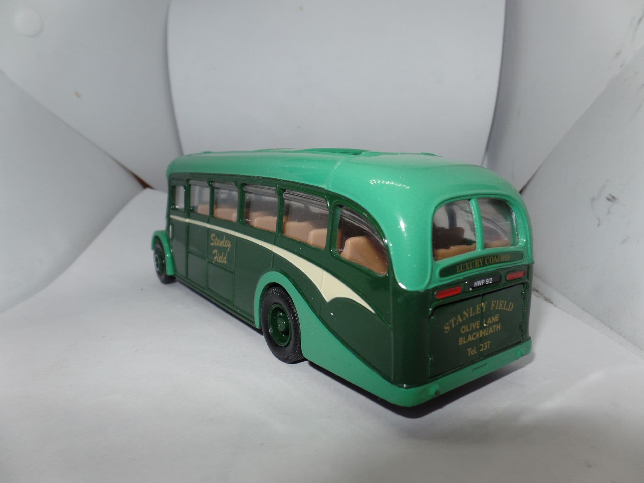 Corgi 97196 1/50 O Scale AEC Regal Coach Stanley Field Coaches ...