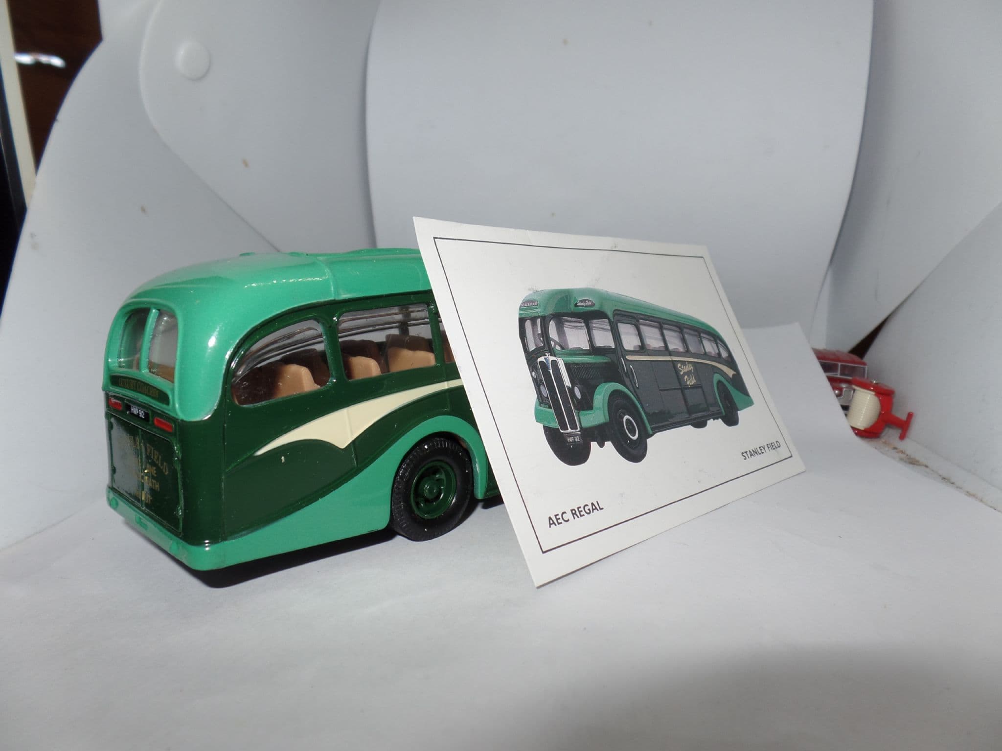 Corgi 97196 1/50 O Scale AEC Regal Coach Stanley Field Coaches ...