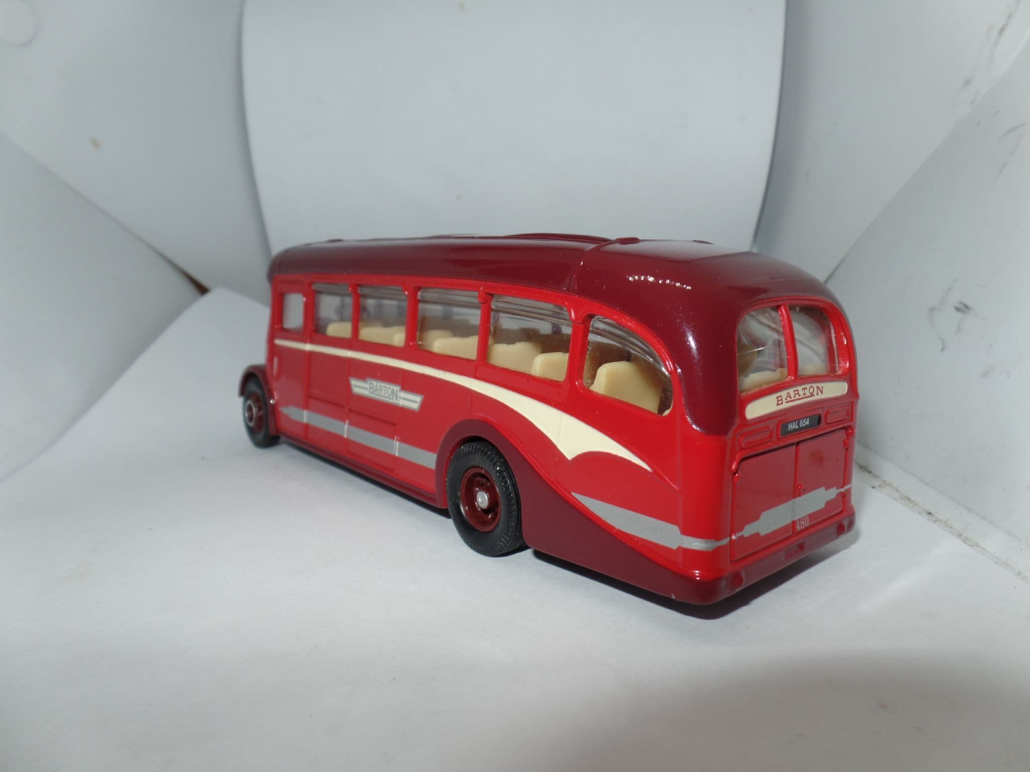 Corgi 97211 1/50 O Scale Leyland Tiger Coach Bartons Coaches Skegness MIMB