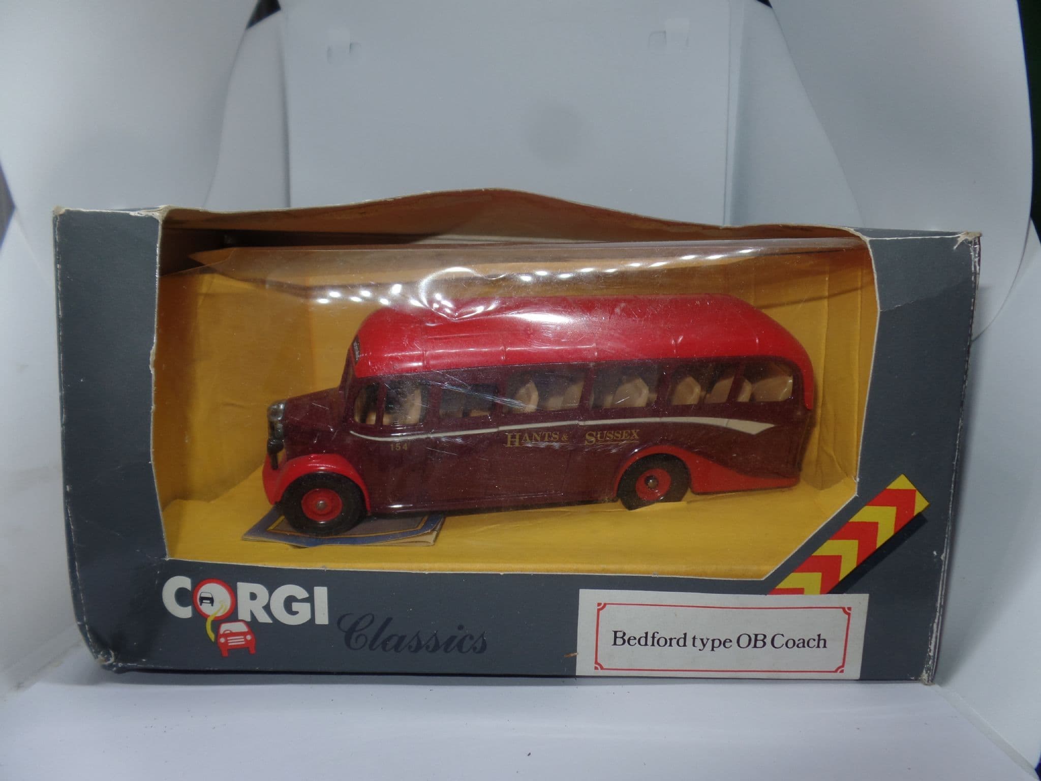 Corgi d949/13 1/50 Scale Bedford OB Bus Coach Hants & Sussex Worthing ...