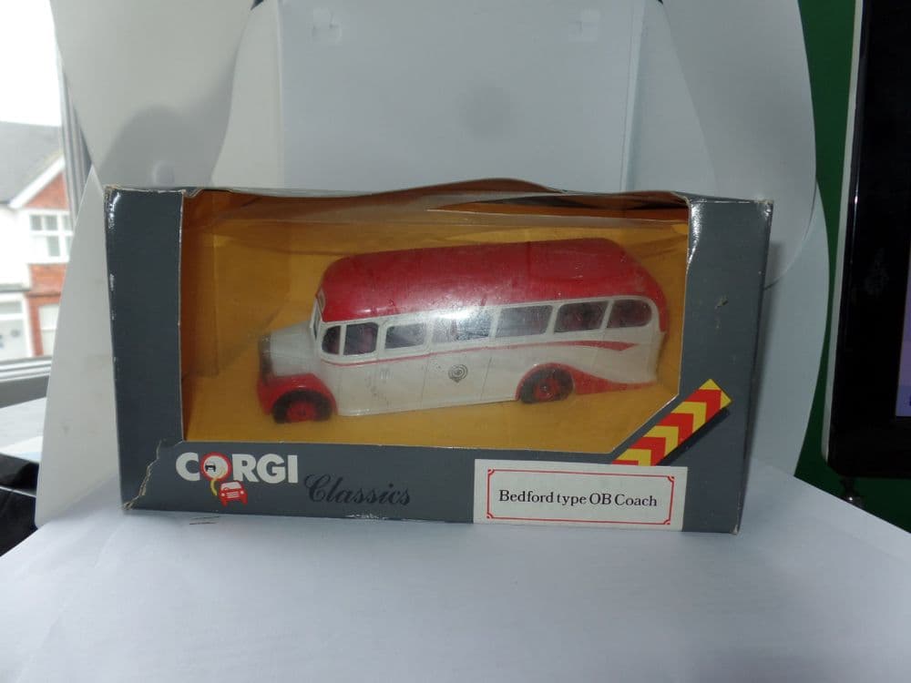 Corgi D949/14 1/50 Scale Bedford OB Bus Coach Wallace Arnold Leeds MIB