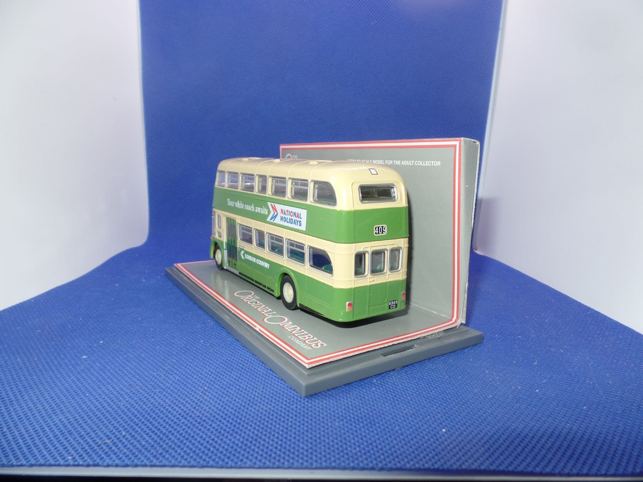 Corgi OOC 41905 Leyland PD3 Queen Mary Bus London Country 1 Mirror Boxed