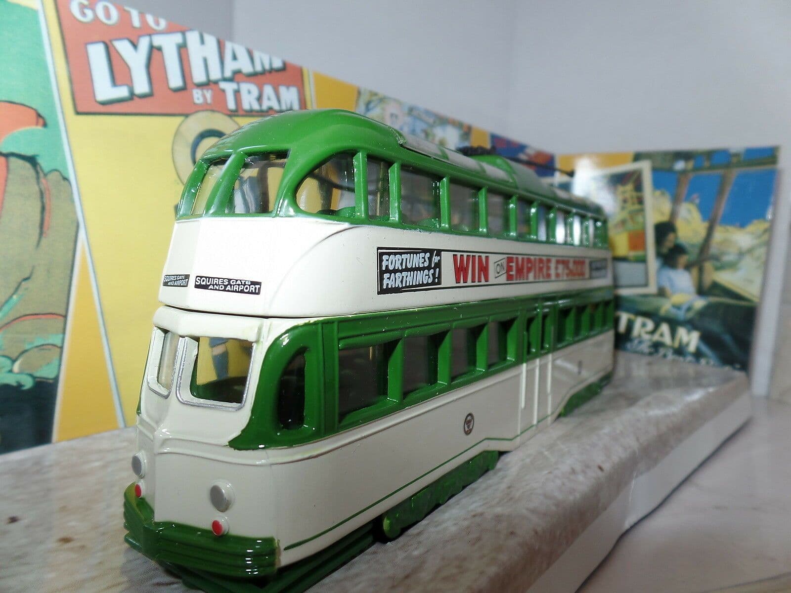 Corgi OOC 43505 English Electric Balloon Tram Blackpool Postwar Empire ...