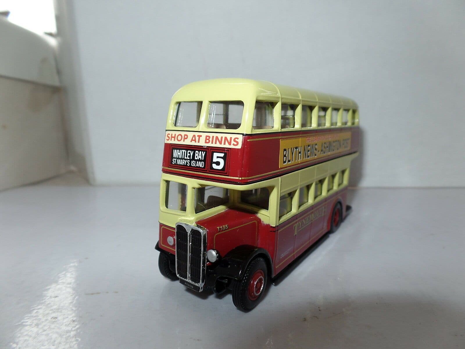 Corgi OOC 97097 404xx AEC Regent Weymann Tynemouth Whitly Bay UB