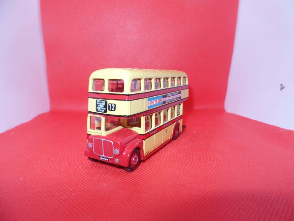 Corgi OOC 97943 AEC Regent Bus Douglas Isle of Man Corporation UB