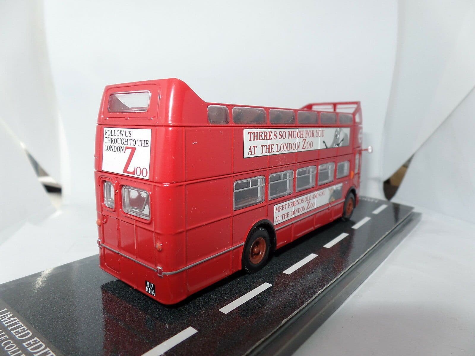 Corgi OOC OM45607 BMMO D9 bus London Transport Zoo MIMB